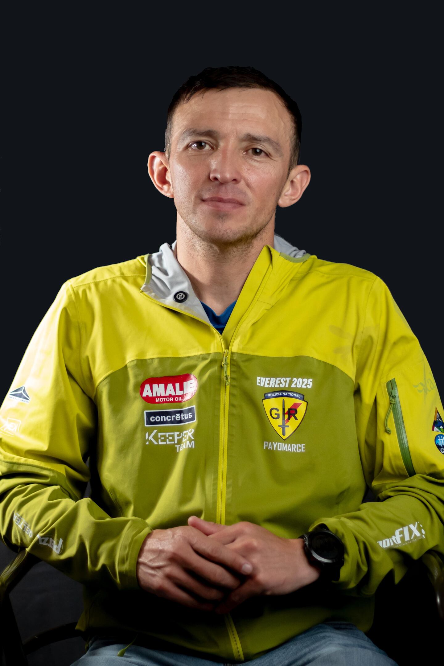 Capitán de la policía subirá el Everest sin oxígeno – Metro Ecuador