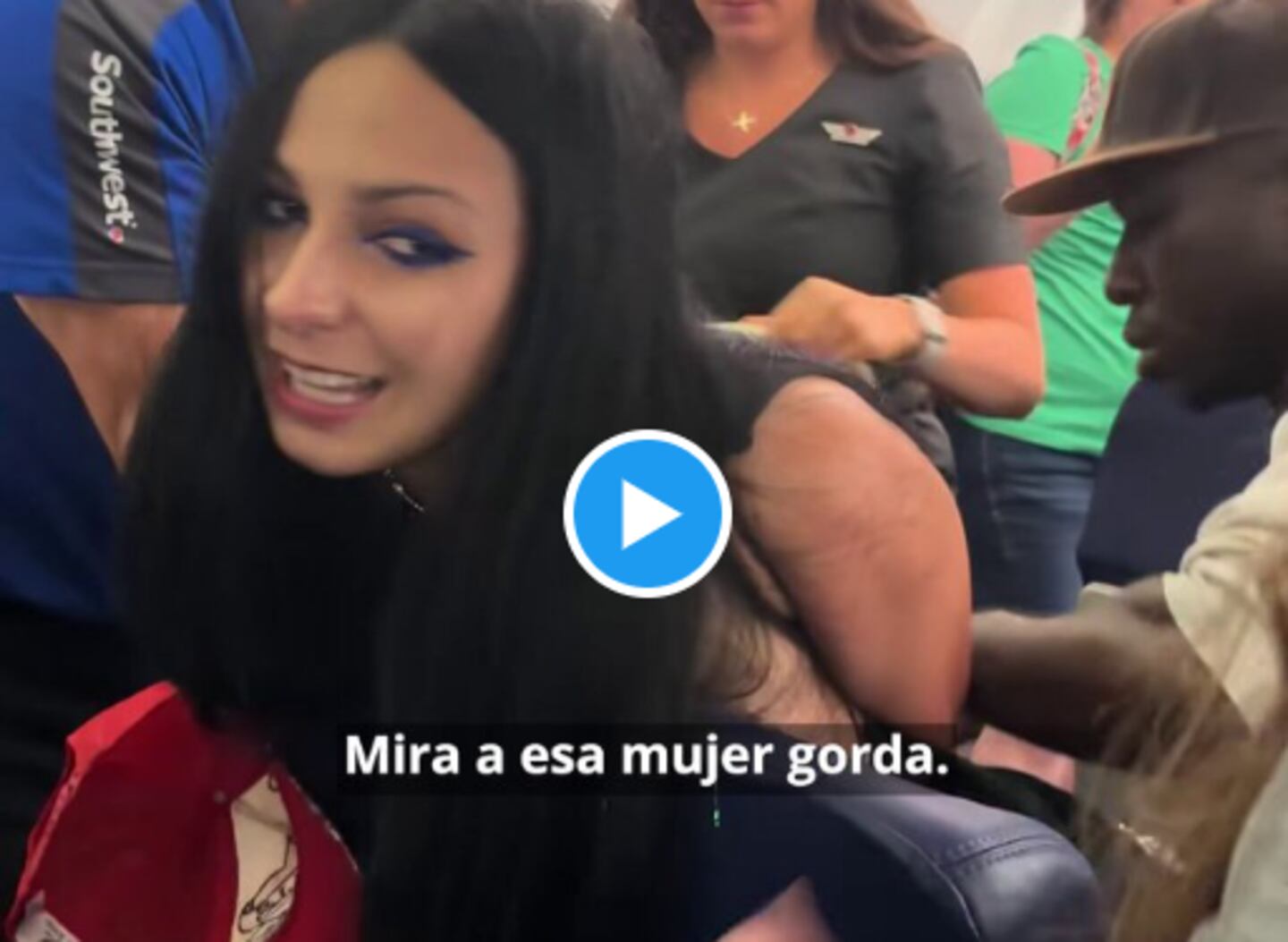 Artista neoyorquina fue expulsada de avión tras agresión viral – Metro ...