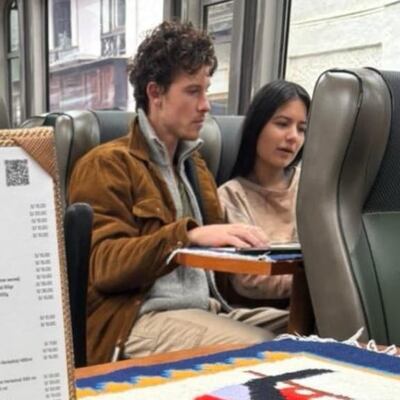 El beso de Shawn Mendes con la ecuatoriana Helena Gualinga – Metro Ecuador