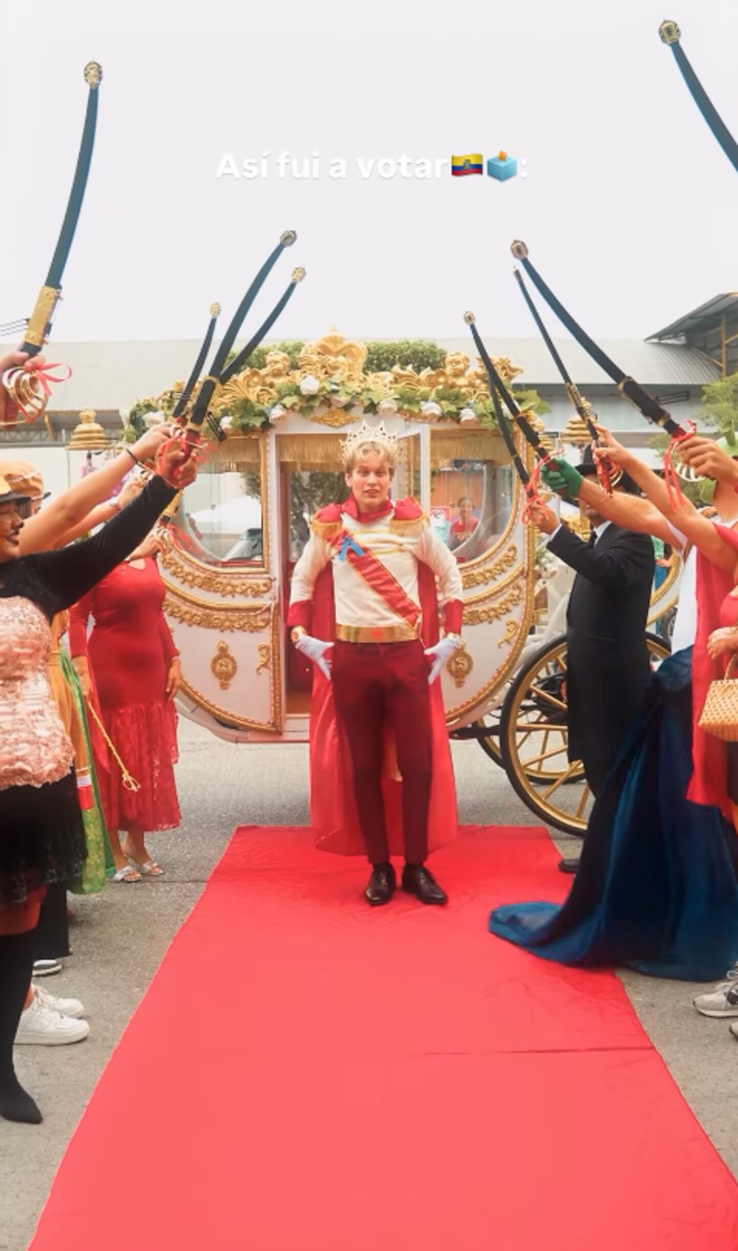 Iván Farah fue a votar disfrazado del ‘Príncipe Encantador’ de Shrek ...