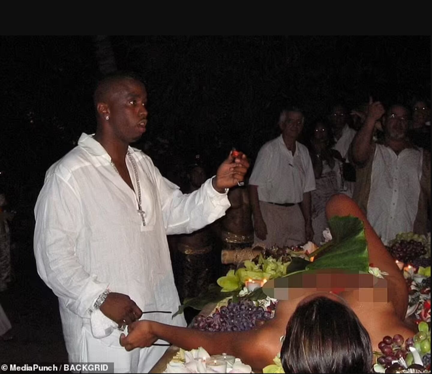 La fiesta ‘salvaje’ de Diddy donde había una mujer desnuda en una mesa ...