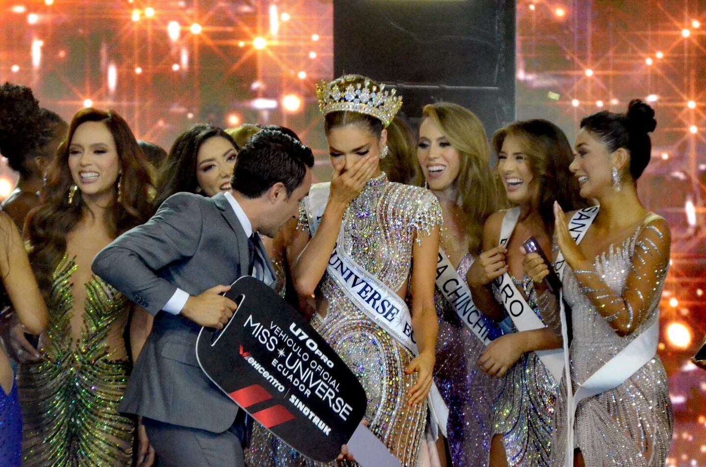 ¡Nadie lo esperaba! Mara Topic y su reacción al ser coronada Miss ...