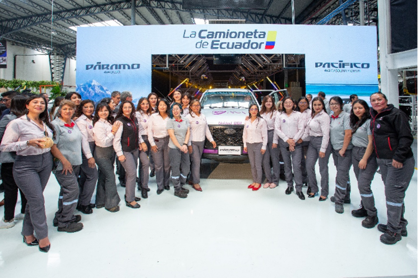 ARMACAR y AYMESA presentan “La Camioneta de Ecuador” y donan la primera ...