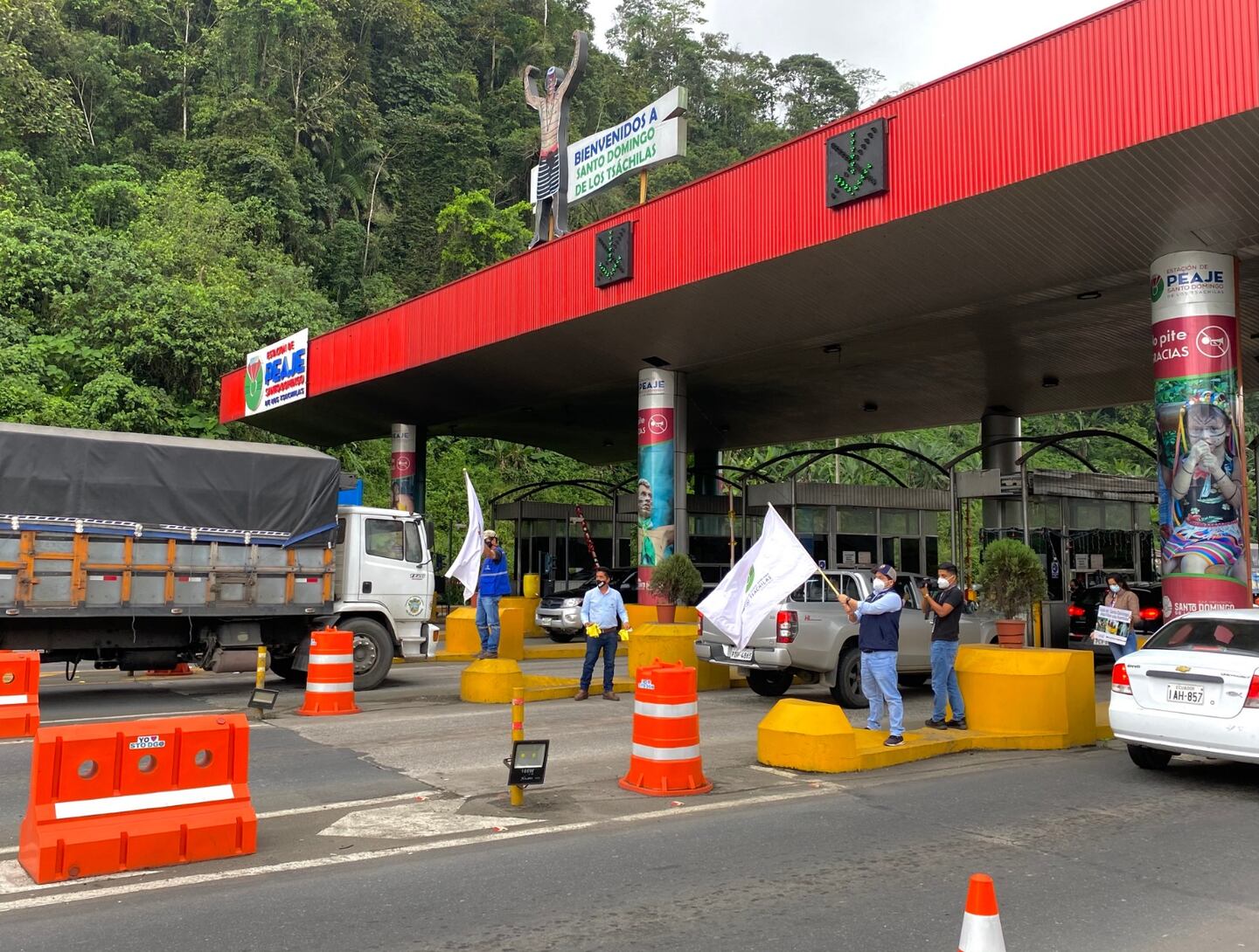 Estado actual de la vía Aloag - Santo Domingo para viajar por feriado ...