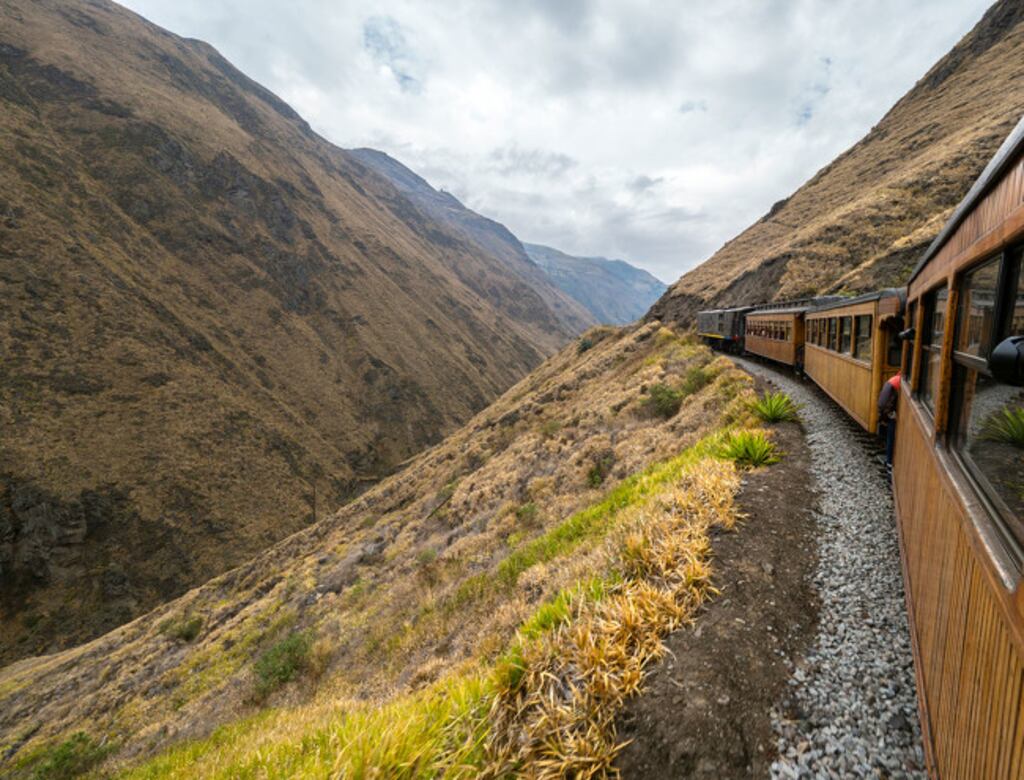 Ruta Alausí–Sibambe del tren de la Nariz de Diablo vuelve a operar en ...