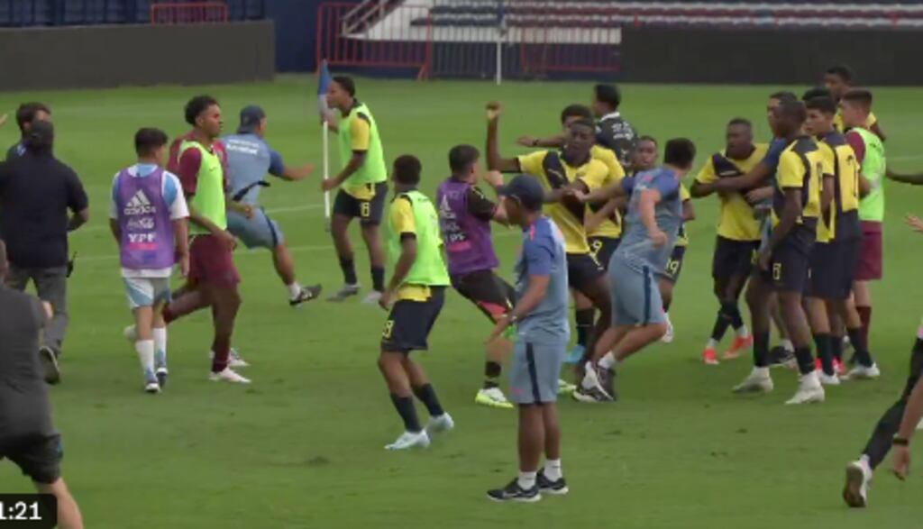 La pelea entre jugadores de Ecuador y Argentina en el amistoso sub-16 ...